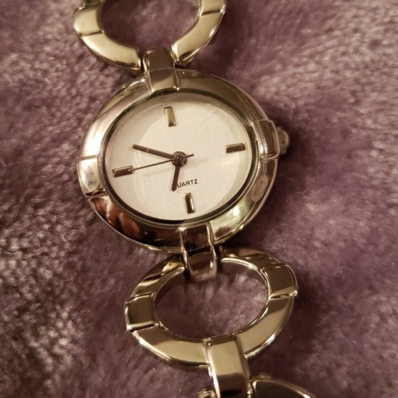 Avon | Accessories | Nib Avon Silvertone Circle Quartz Link Watch ...